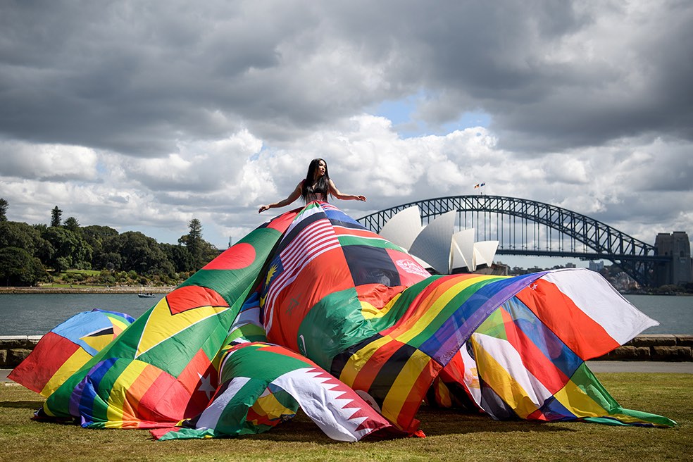 Wereldbeeld: Amsterdamse regenboogjurk op WorldPride | 360 Magazine