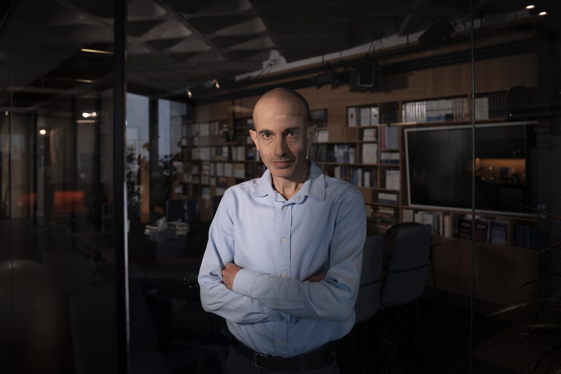 Yuval Noah Harari: ‘AI is in staat om intieme relaties met miljoenen ...